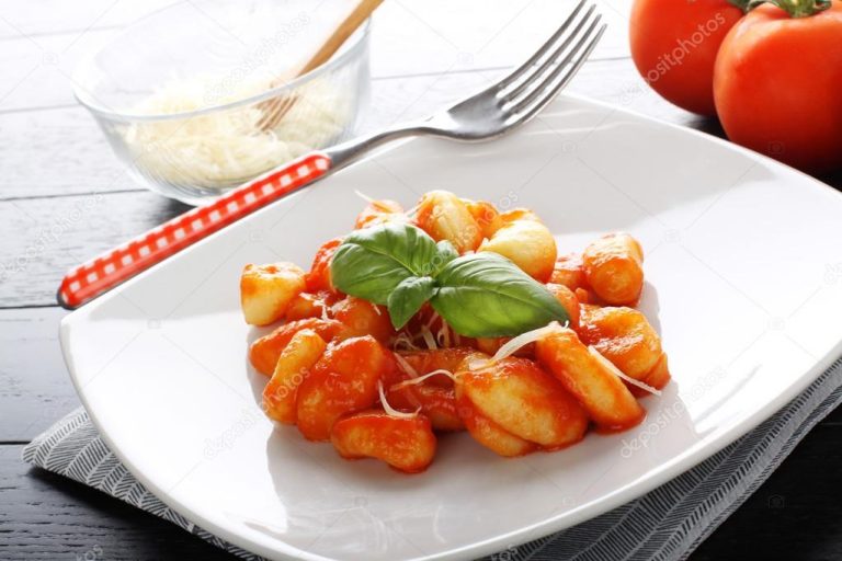 Νιόκι με ντομάτα και βασιλικό - Νέα Διατροφής